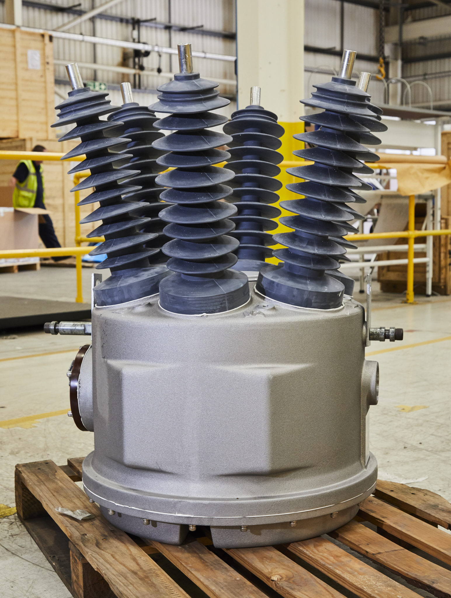 AC Switchgear (Outdoor) - GVR Recloser - BRUSH